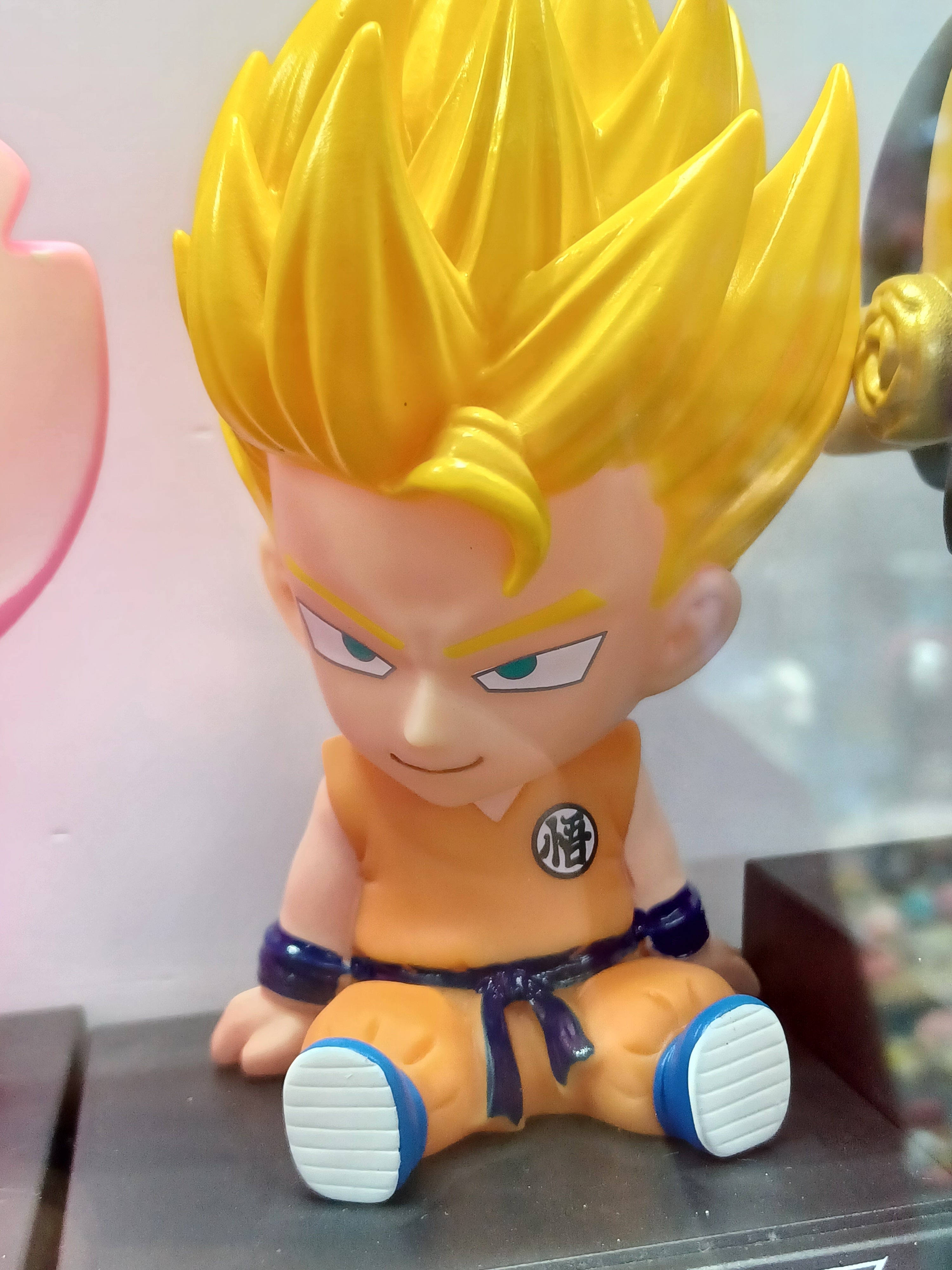 Bobble Head DBZ Goku Super Saiyan – The Motherbase Toys and Collectibles